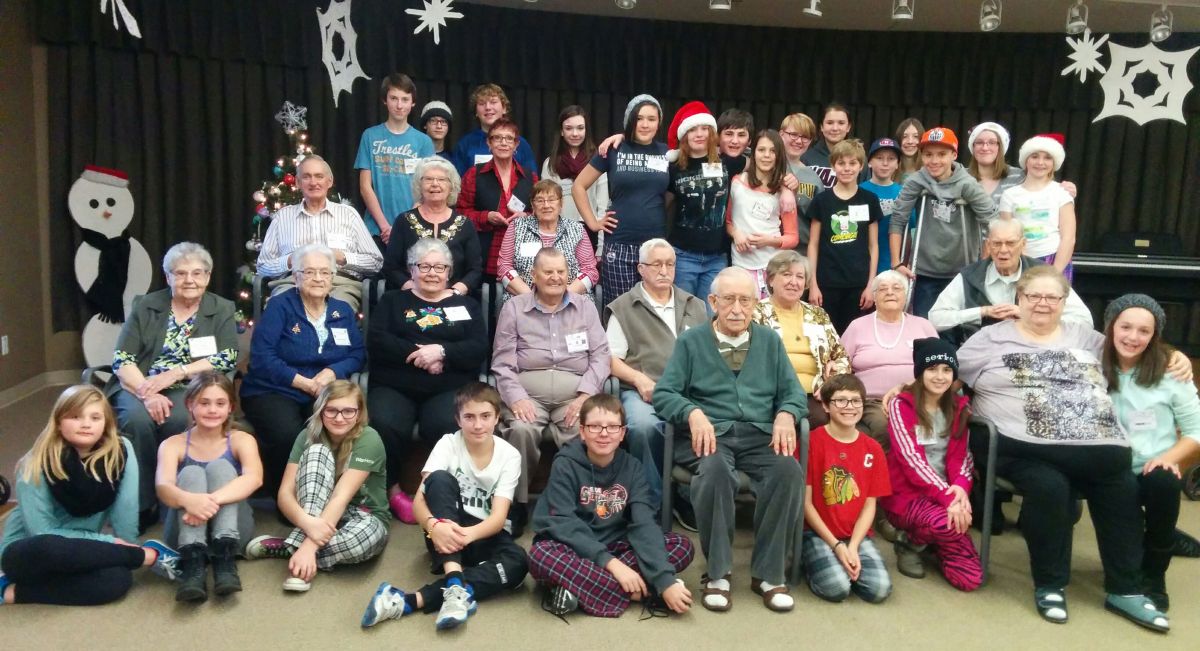 2015 – 2016 Lakeland Ridge School / Silver Birch Manor/Lodge Group Picture
